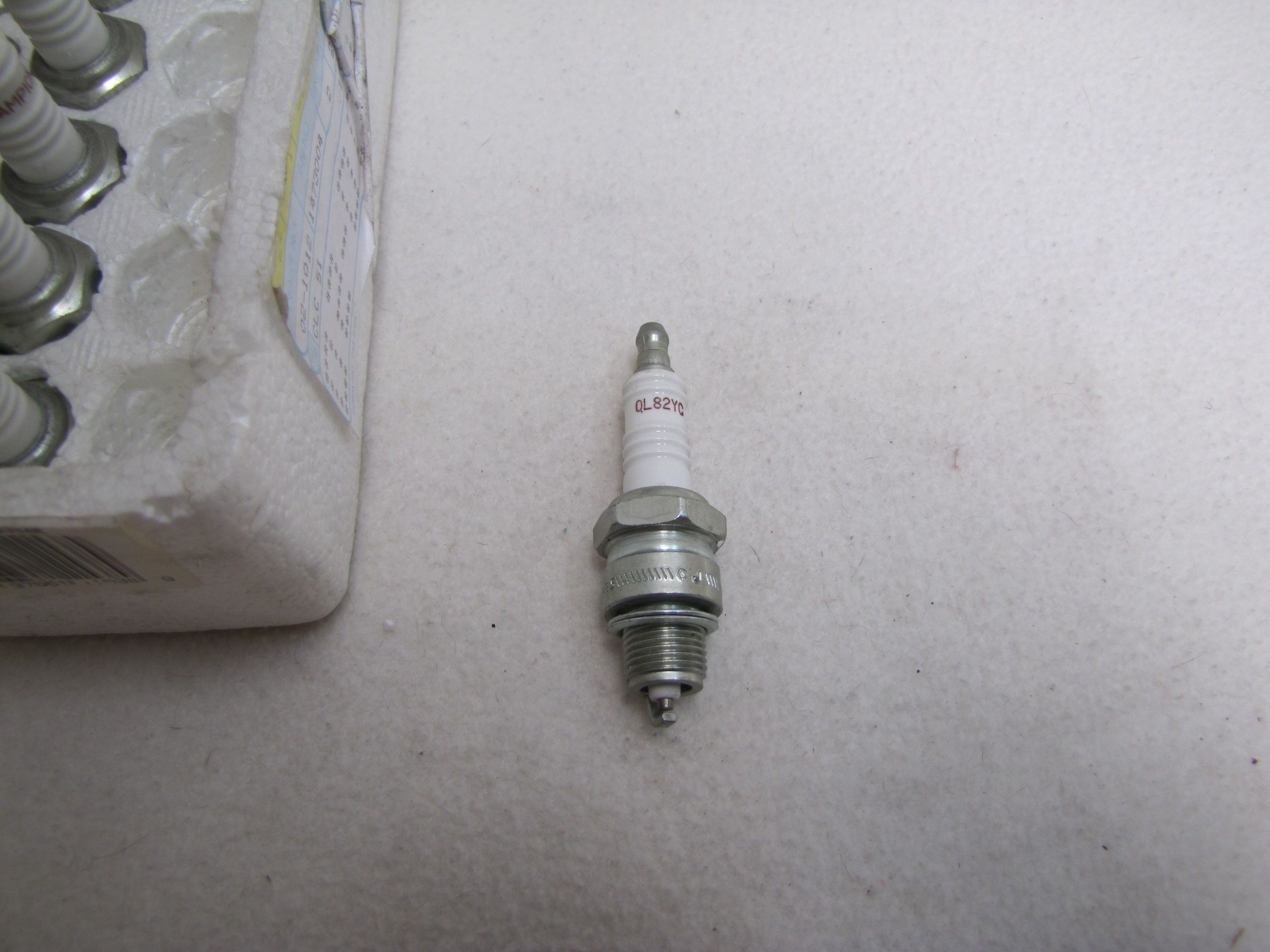 Champion Spark Plug Shop Pack #932S QL82YC 20 Plugs | Express Marine