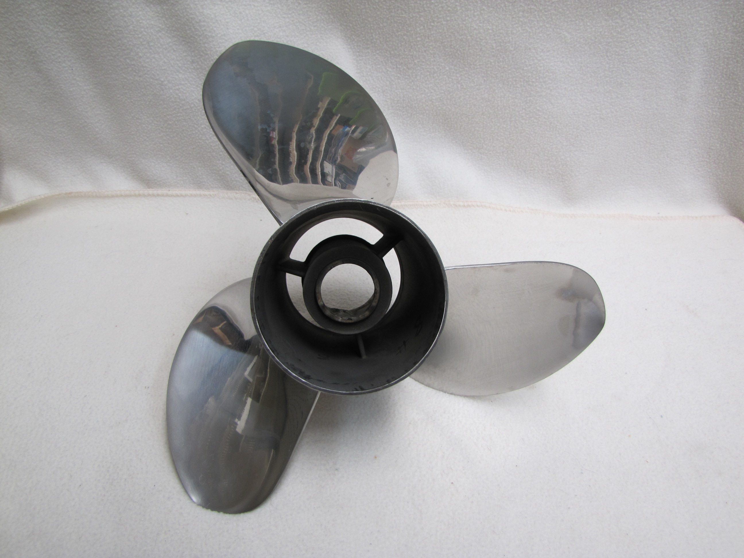 Solas Rubex Hydro 3 Blade 13-7/8×19 Stainless Steel Propeller 9581-139 ...